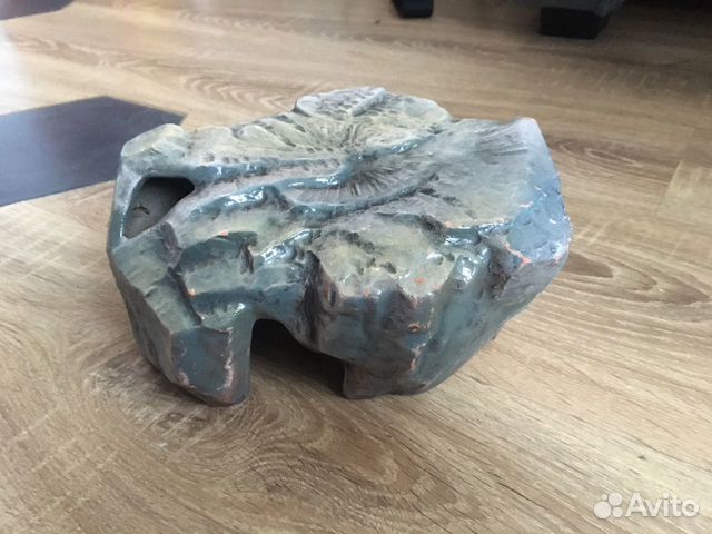 Камень в аквариум